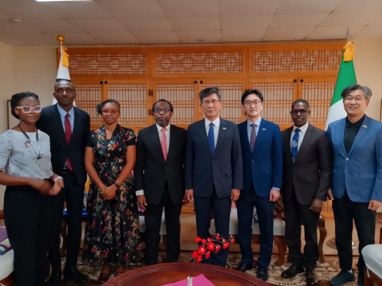 Amb. Kim Met with Obi Adigwe, Director-General of the National ...